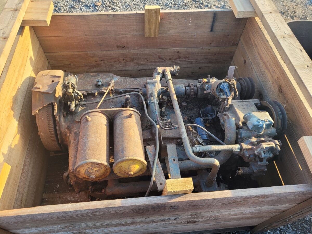 DIAMOND T ENGINE *** Sale pending*** - D&L Bensinger